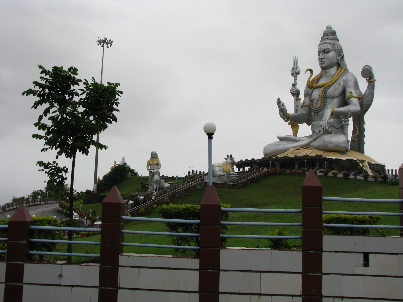 No......Know India..... Incredible India: Murudeshwara- Sea Coast