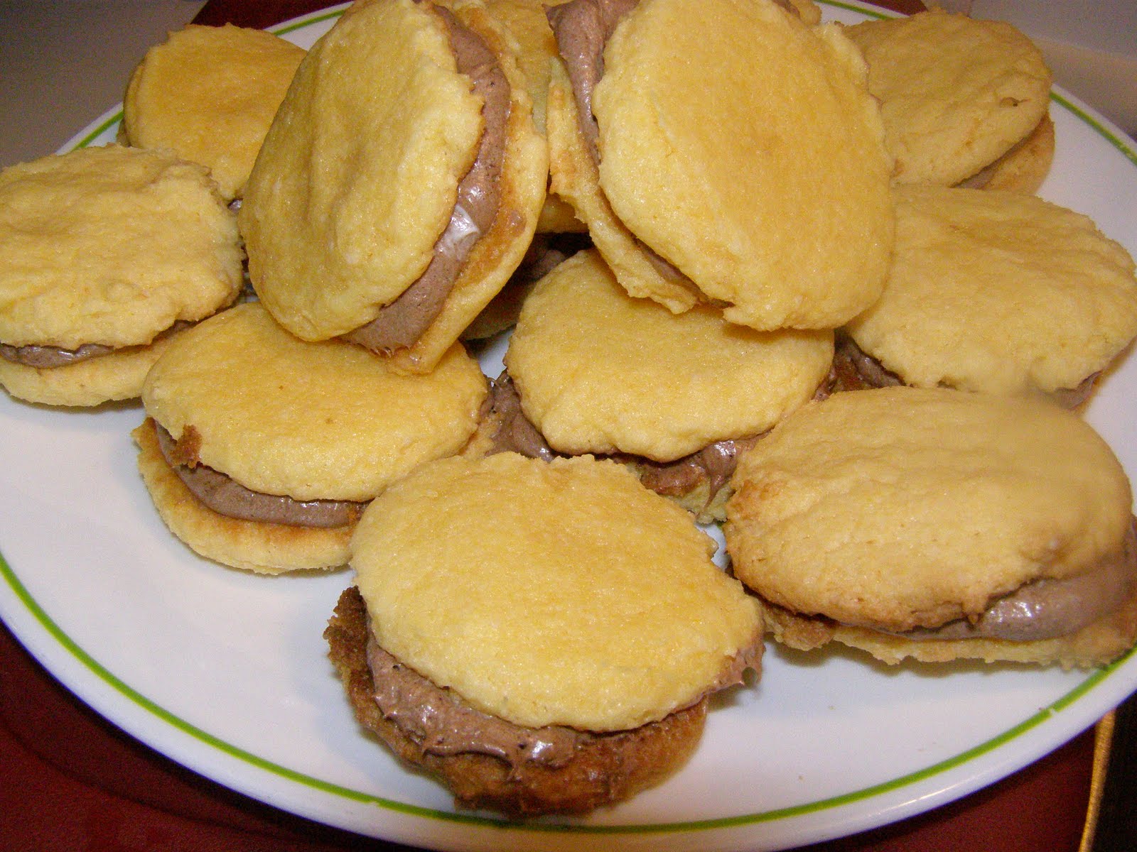Laced With Love: Homemade Golden Oreos