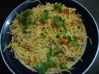 Vidhas Kitchen: VEGETABLE SEVAI AND TOMATO SEVAI