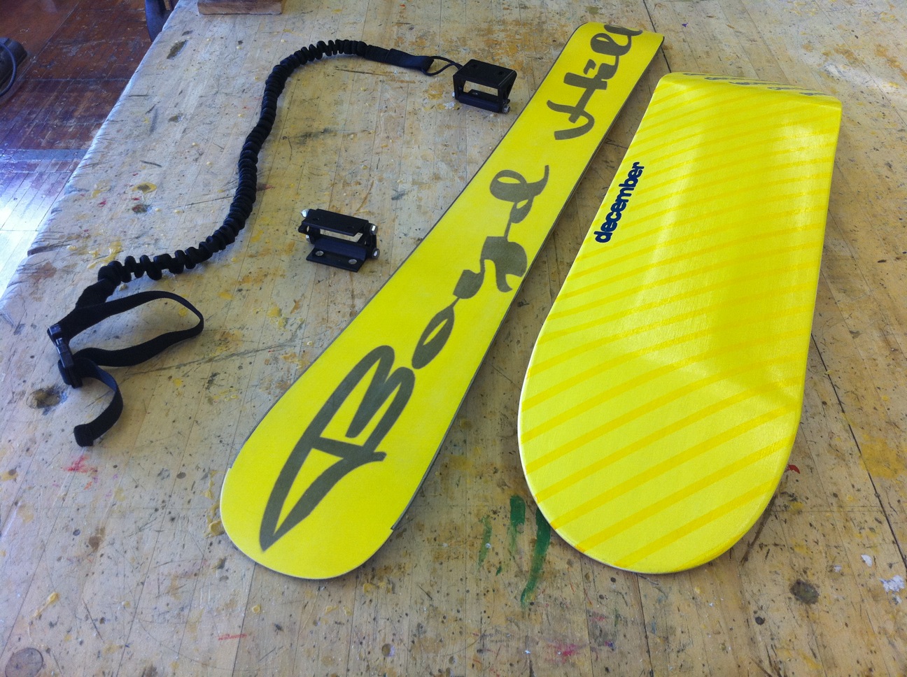 december snowskates: Anatomy of a bi-deck snowskate