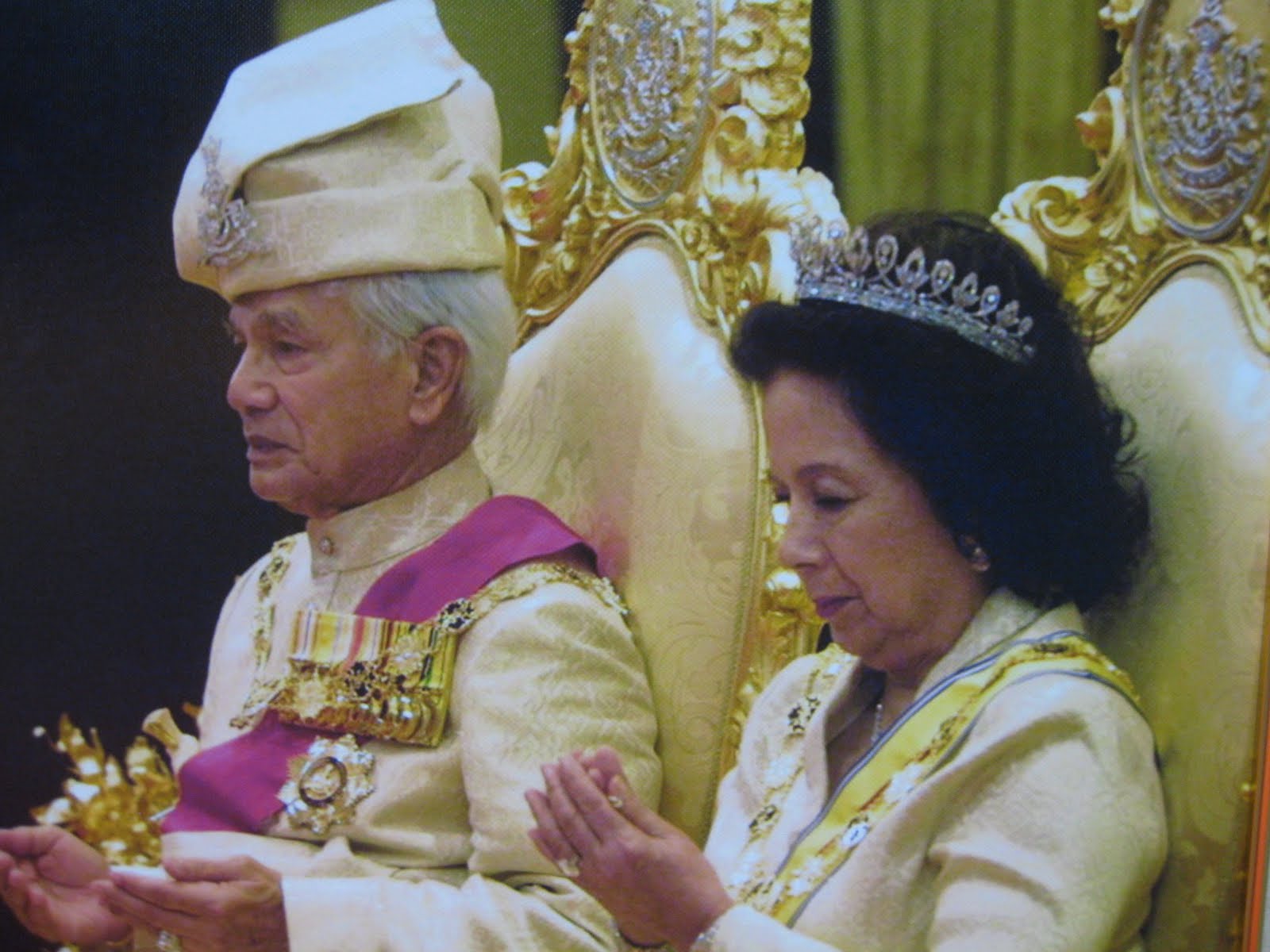 PUTRAKENCANA: JANGAN HINA DEWAN UNDANGAN NEGERI PERAK - SULTAN PERAK