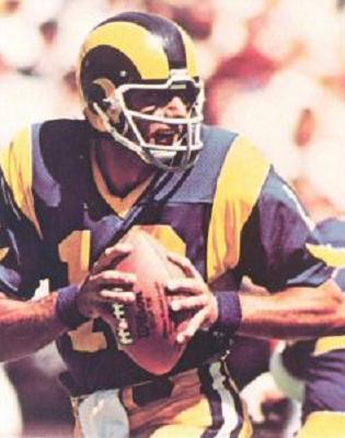 Today in Pro Football History: 1977: Joe Namath Signs with LA Rams