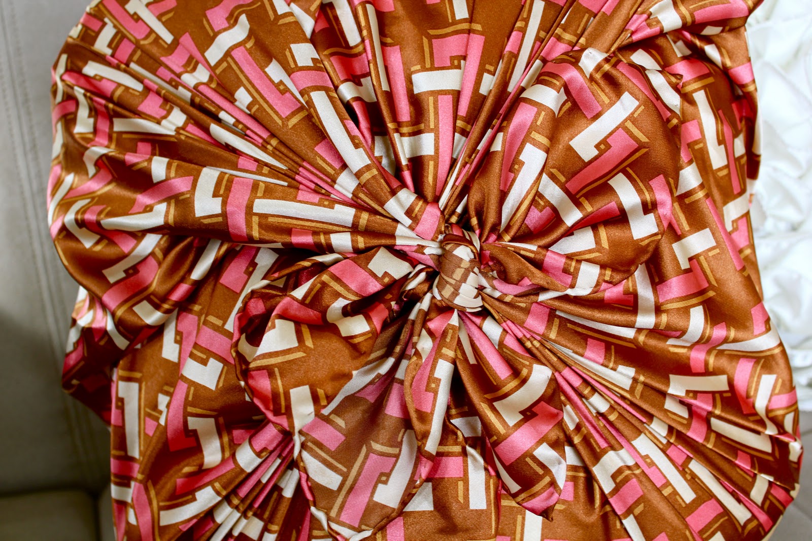 Swirls of Happy: DIY Scarf Pillows
