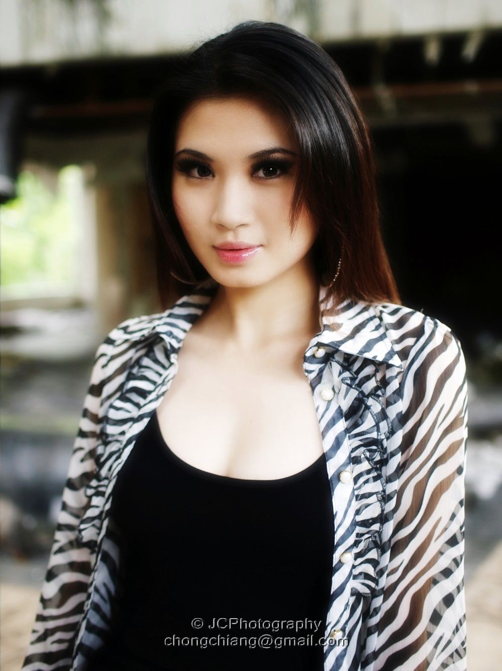 Little Idea Sil Lim Tao Jeslyn Photoshoot In Abandon Building