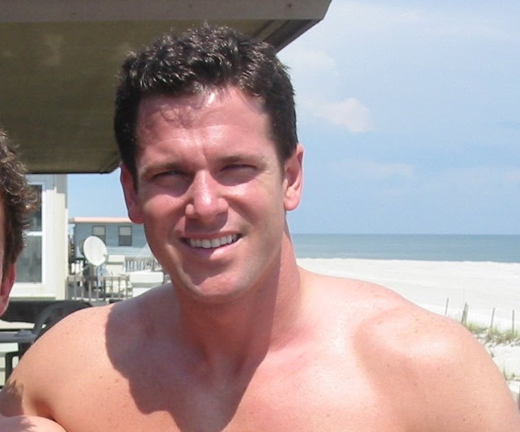 kenneth in the (212): The Best of Thomas Roberts