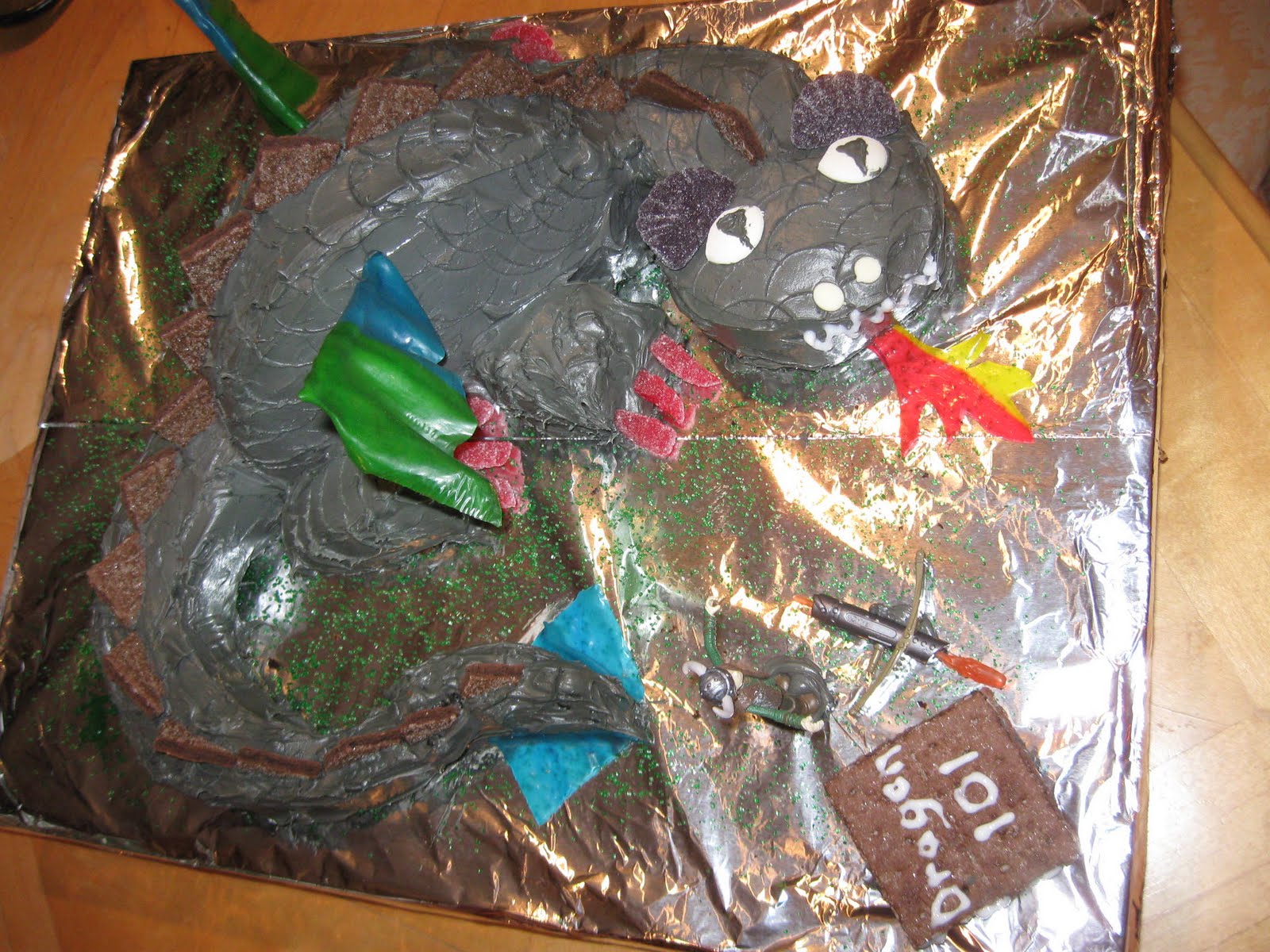 Whatcha Cookin?: Our How to Train Your Dragon Cake
