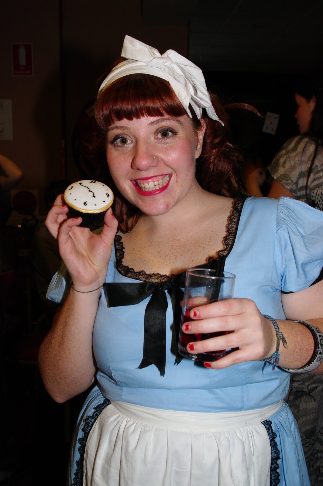 Diary of a Ladybird: Alice in Wonderland Cupcakes