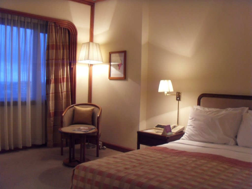 Cinnamon Lakeside Hotel