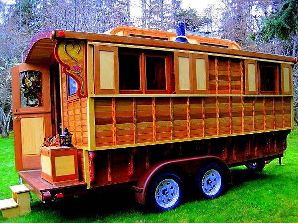 The Flying Tortoise: A Beautiful Gypsy Vardo...