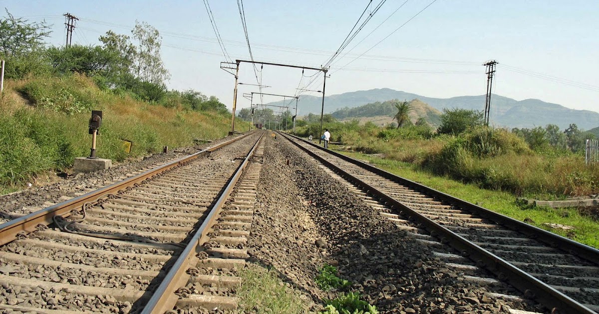 Stock Pictures: Photo of a railway line in India