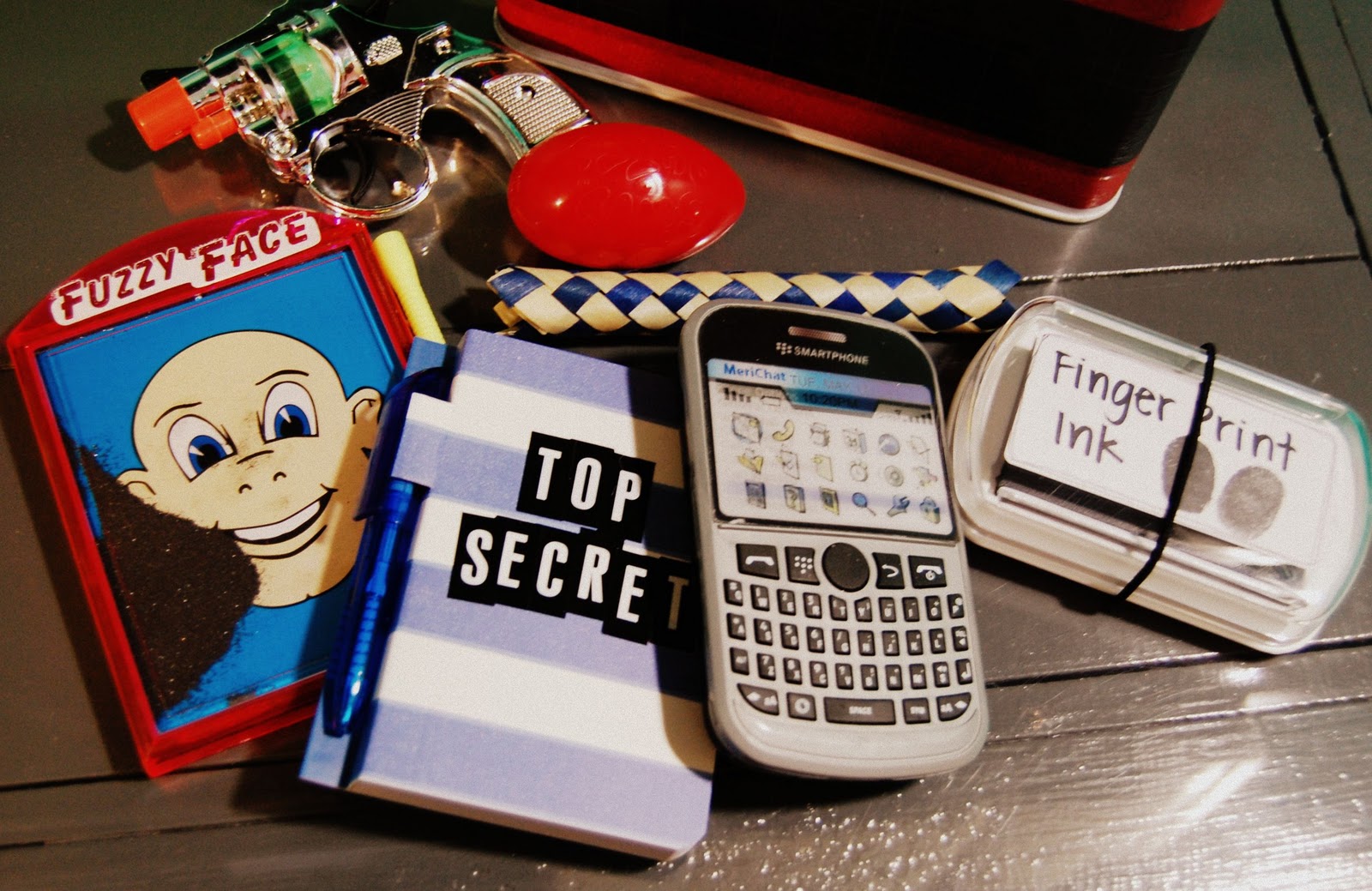 kristy.makes: diy: secret agent box