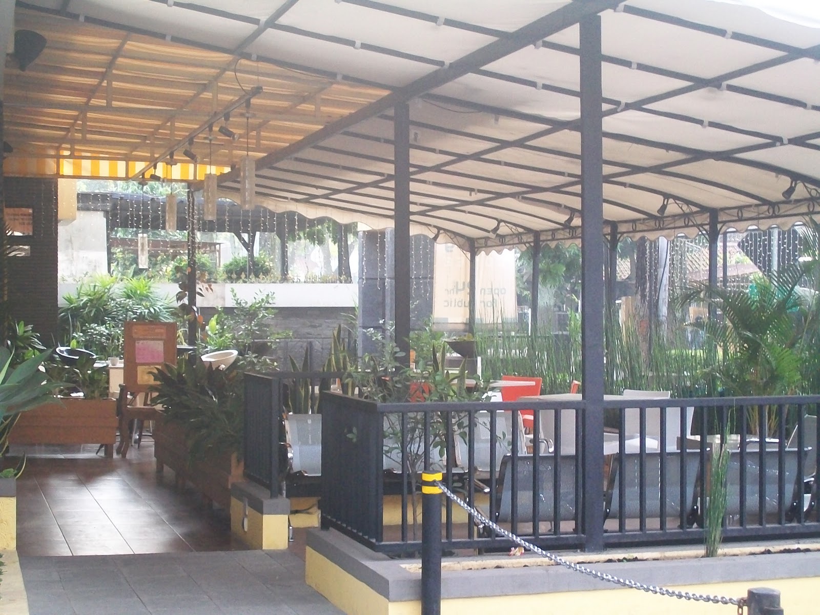 Fancy Traveler-Asia: Front Restaurant