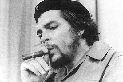 Foto del Che fumando un puro | Fotos del Che Guevara