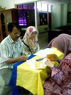 Sekolah Menengah Arab Laki-Laki Hassanal Bolkiah: Penjualan Kain ...