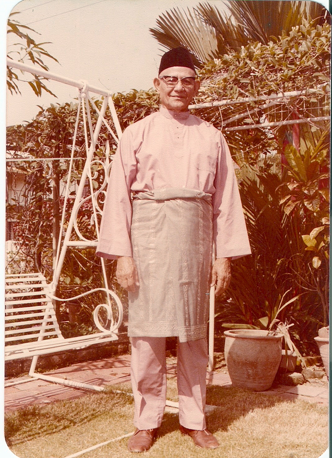 Dr Che Lah bin Md Joonos (1903-1986) - Biography ~ Shaik Ahmad Clan