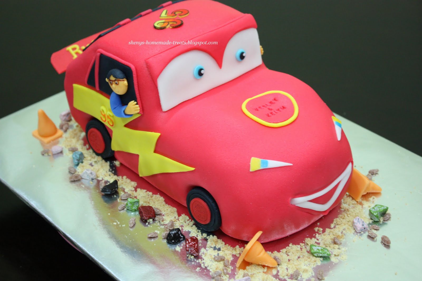 Sheny's Homemade Treats: Lightning McQueen Car Cake