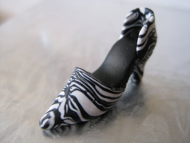INVENTIVE SOUL : Itty Bitty High Heel miniature shoes, made of polymer ...