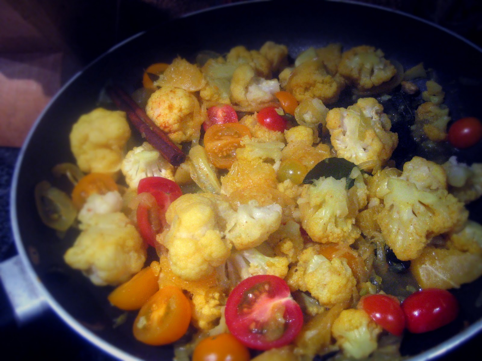 Del-icious!: Curry night and how to 'save' a split yogurt sauce