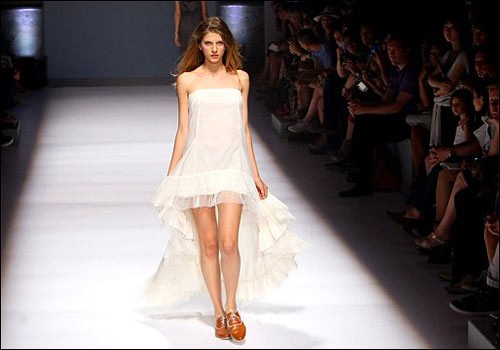 All Stars Photos: Hot Celebrities in hot white dress