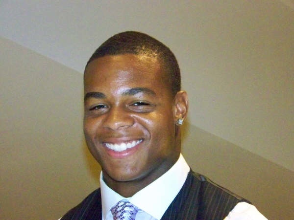 Wallpaper World: Pierre Thomas Biography & Pics