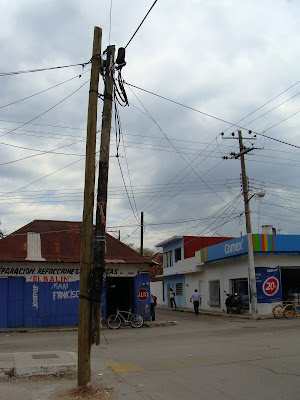 Balancan Noticias: POSTE DE TELMEX UN PELIGRO PARA AUTOMOVILISTAS Y ...