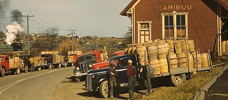 The Presurfer: America In Color From 1939-1943
