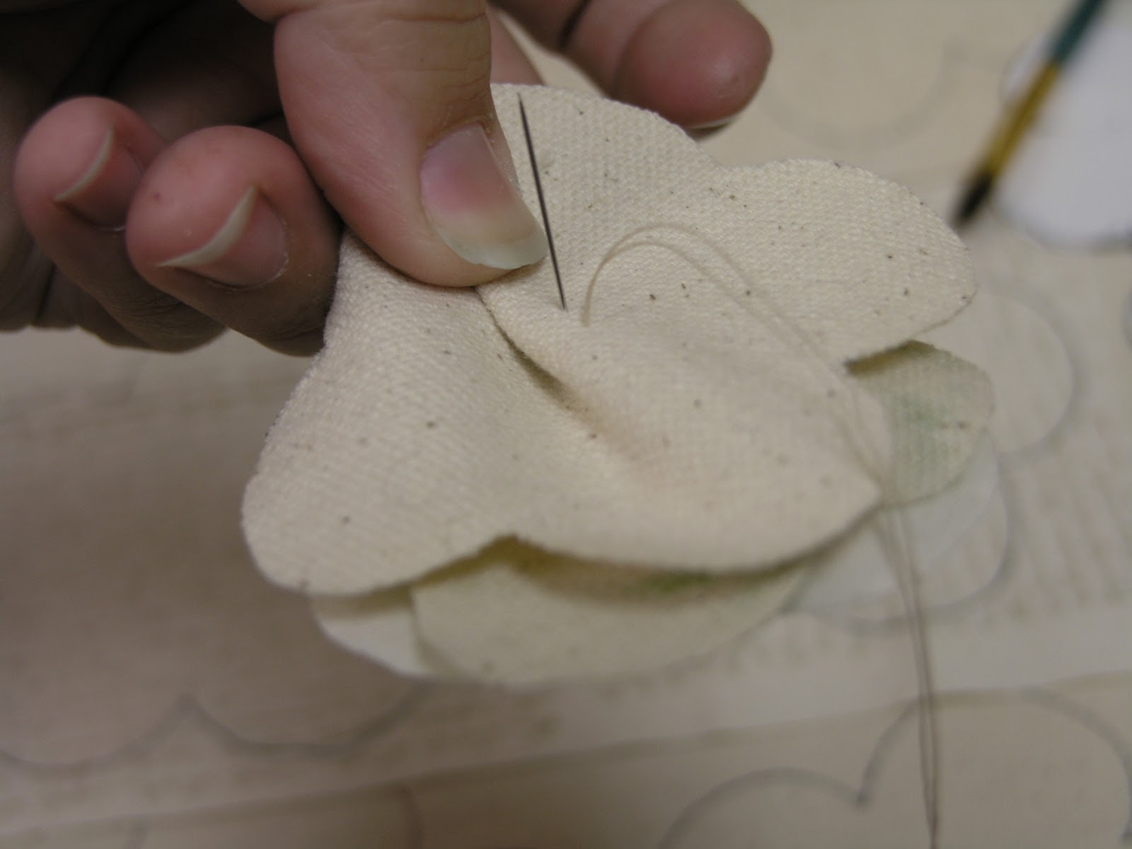 Vintiquities: Tutorial: Layered Fabric Flowers with Free Pattern!