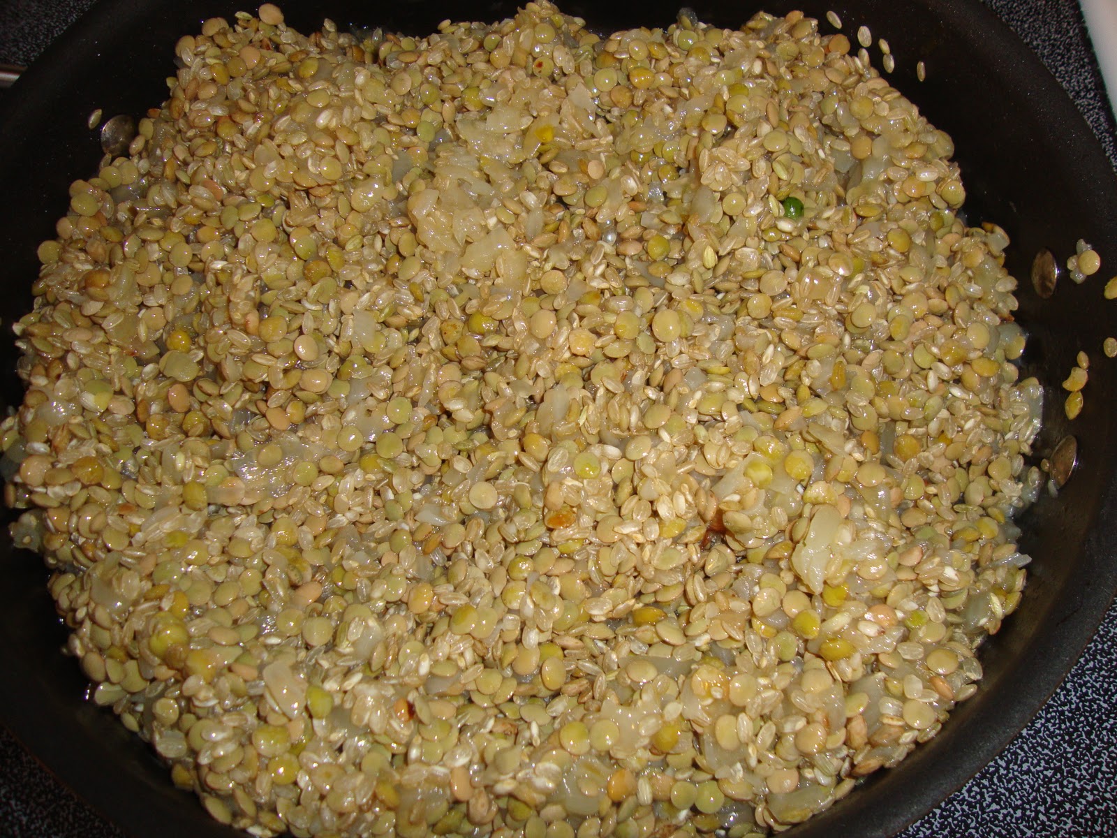 A Busy Mom's Slow Cooker Adventures: Mjadra (Lentils with Rice)