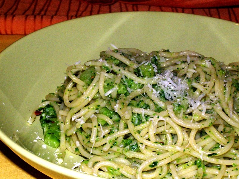 Spaghetti with broccoli | Cheese, olive and wine...and much more