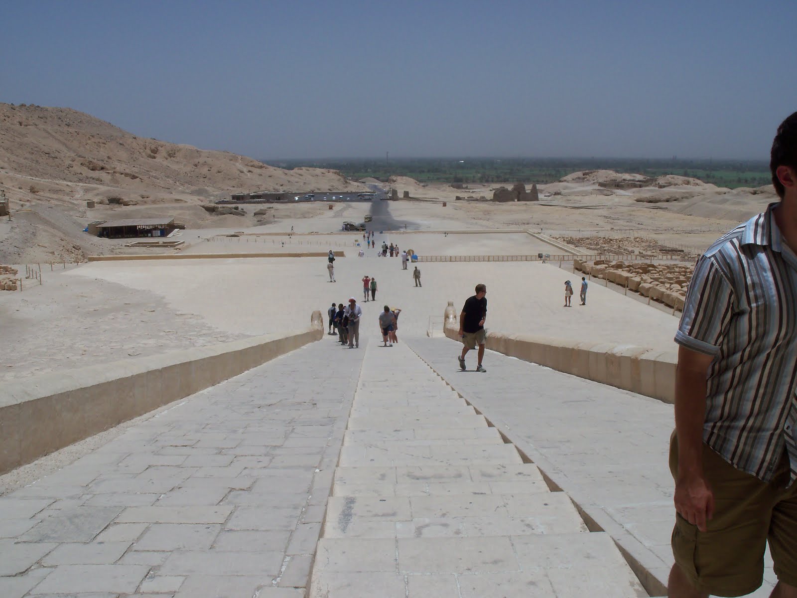 Ndial's Year in Europe: Luxor!!
