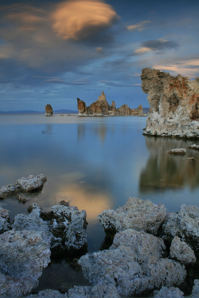 Unique Places: Lago Mono, California