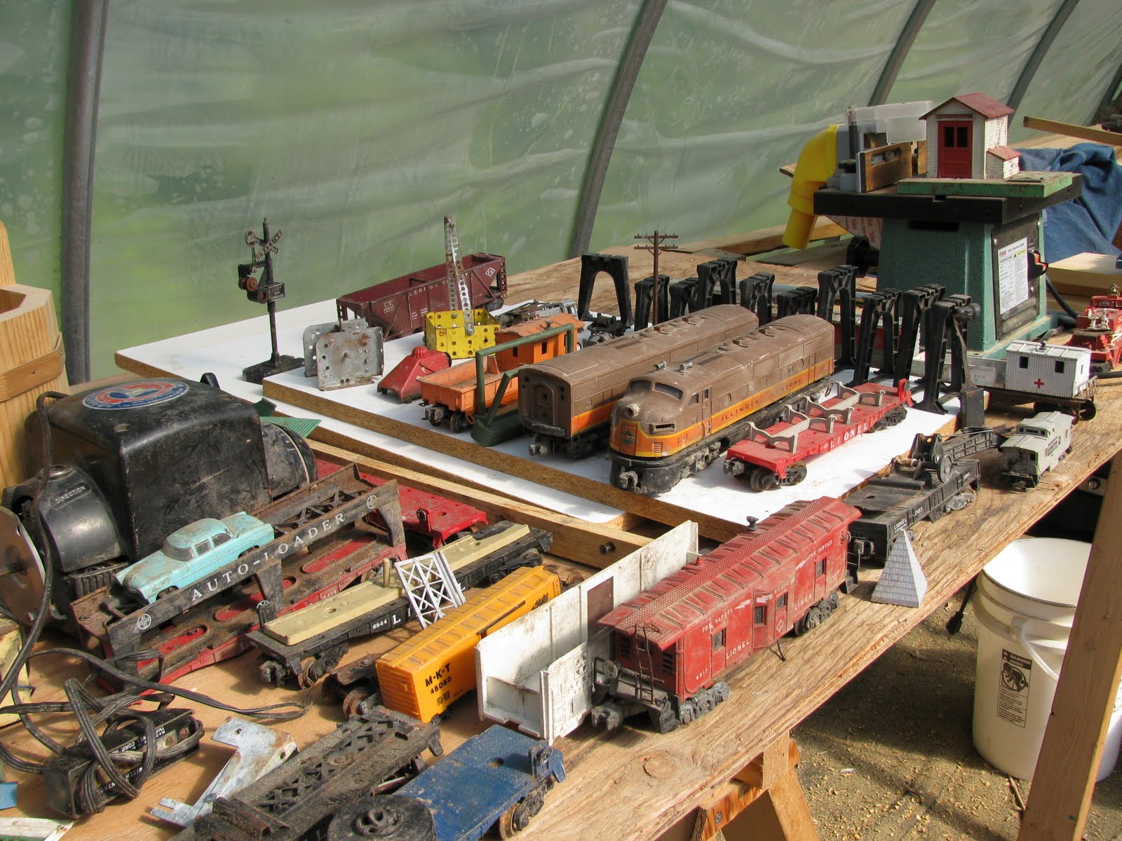 Far Side of Fifty: Far Guys Hobby: Lionel Trains