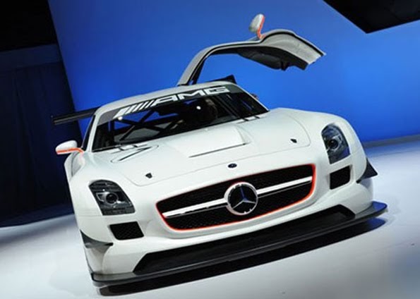 Carros Fantásticos: SLS AM GT3 - Mercedes-Benz