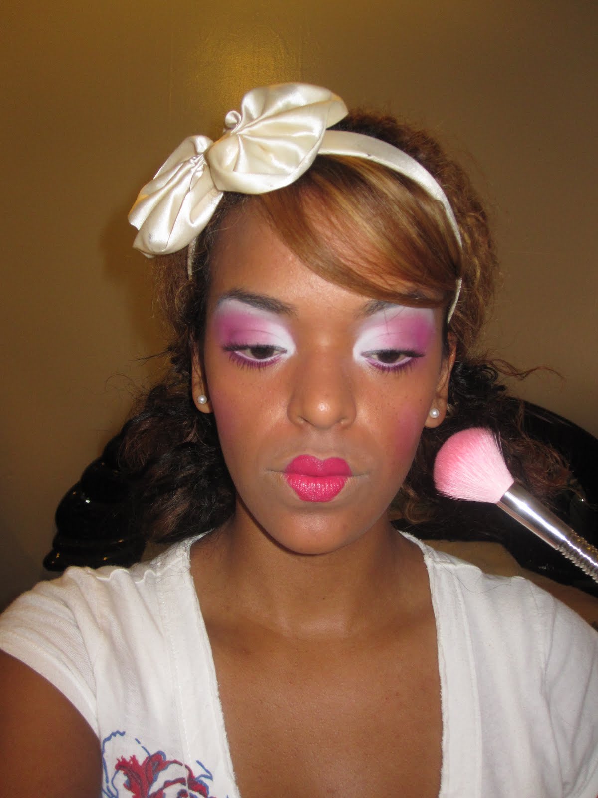 Glamour + Fashion & everything pink: DOLL MAKEUP INSPIRED LOOK