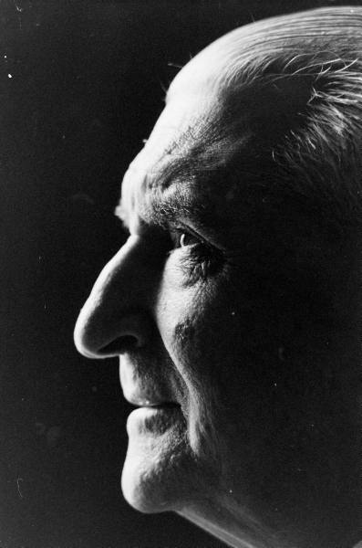 portugal dos pequeninos: «SALAZAR NA HISTÓRIA»