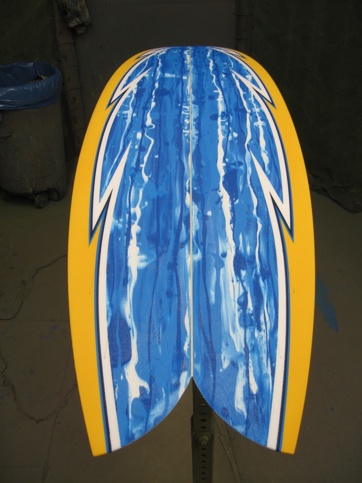 surfboards love color: custom bolts