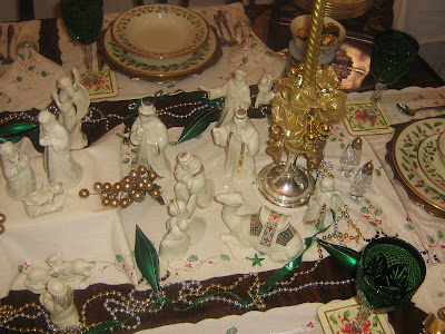 Carola Nativity Gallery: Tablescape Tuesday – Nativity Centerpiece