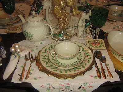 Carola Nativity Gallery: Tablescape Tuesday – Nativity Centerpiece