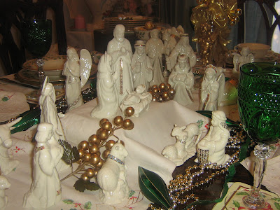 Carola Nativity Gallery: Tablescape Tuesday – Nativity Centerpiece