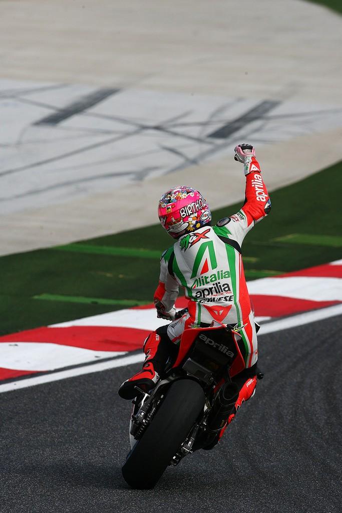 Racing Helmets Garage: Suomy Extreme Max Biaggi Imola 2010 by Bargy Design