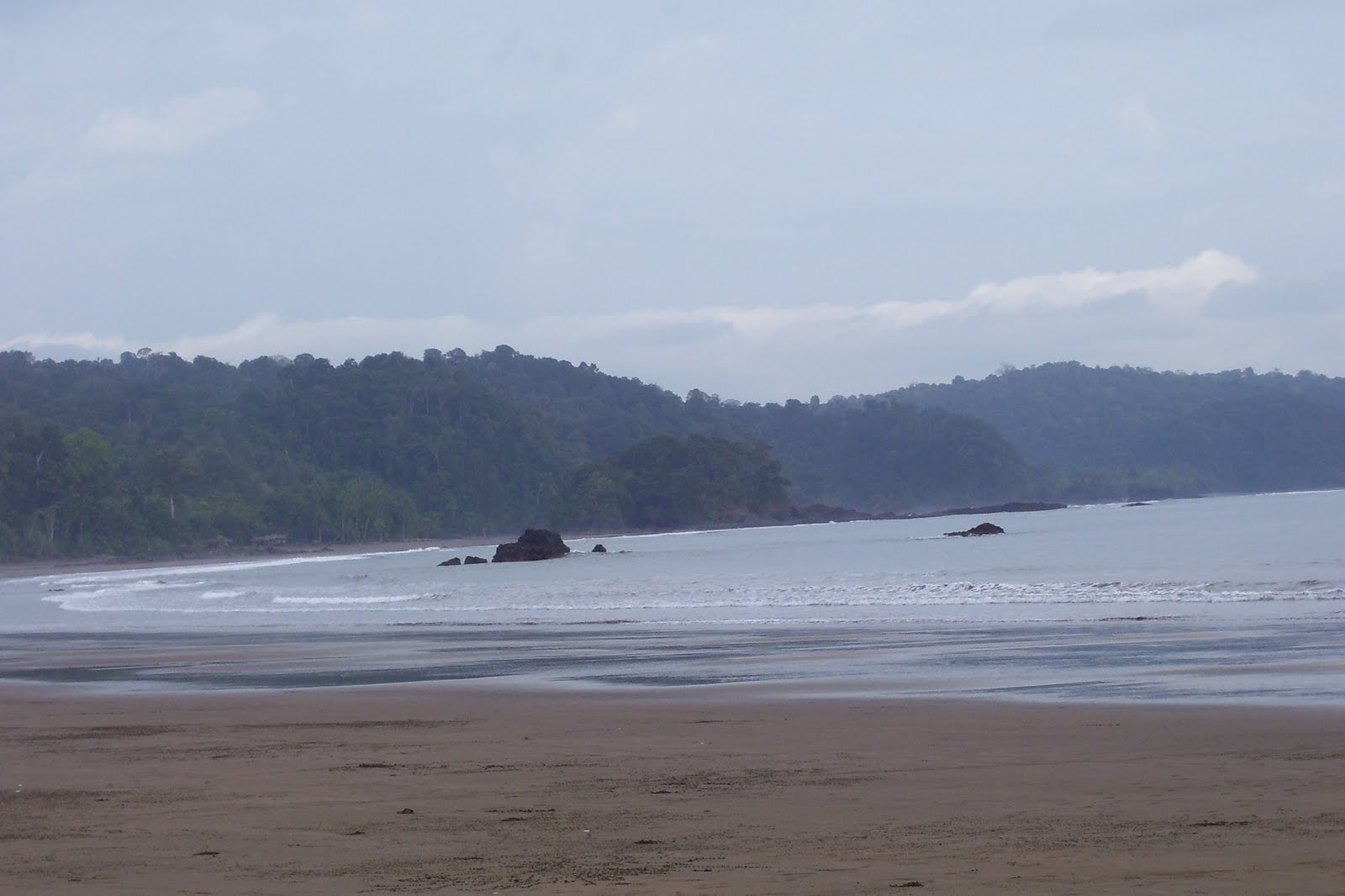 POSADA LOS DELFINES HUINA: POSADA LOS DELFINES HUINA BAHIA SOLANO.