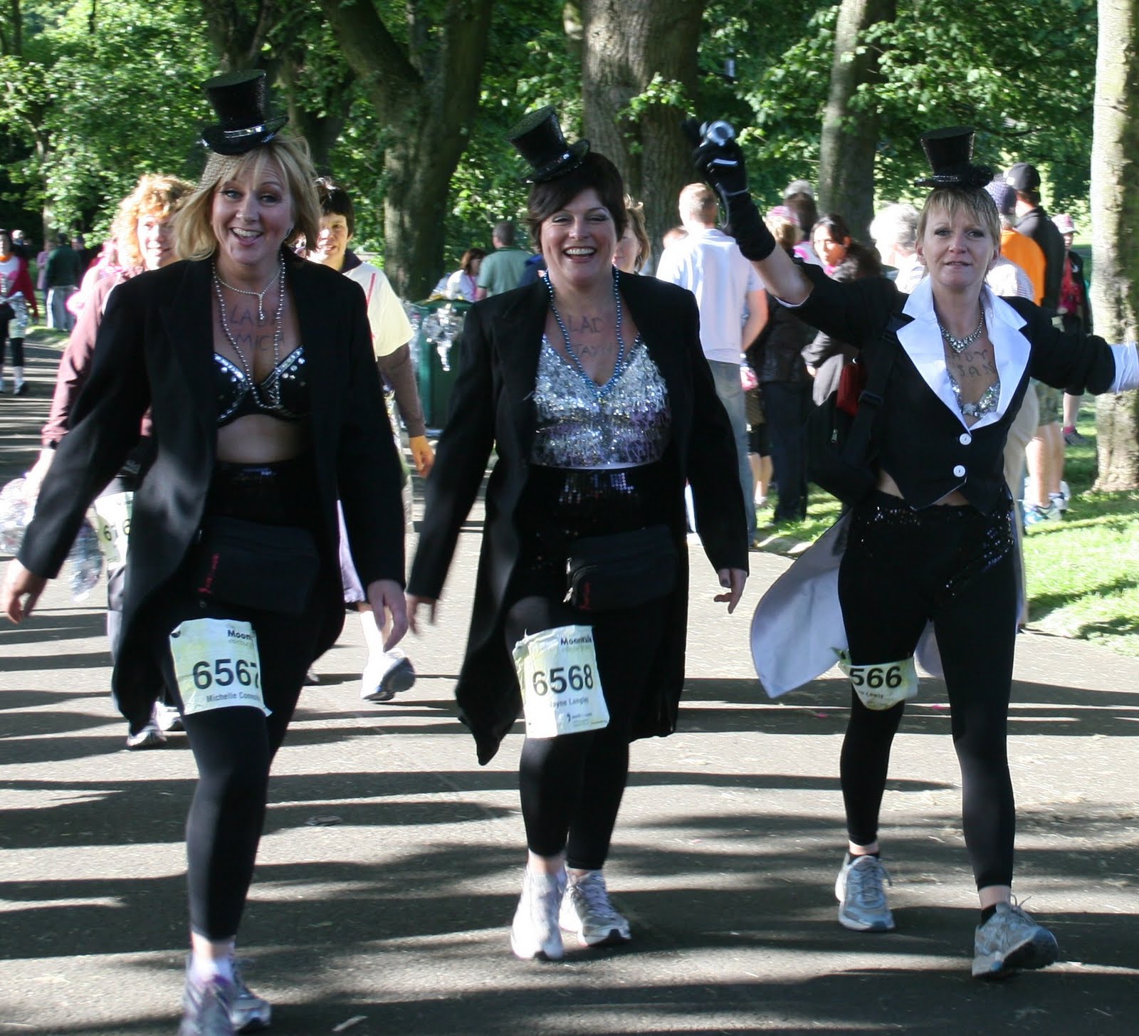 All in the life of me, budgie and friends: Edinburgh Moonwalk marathon ...