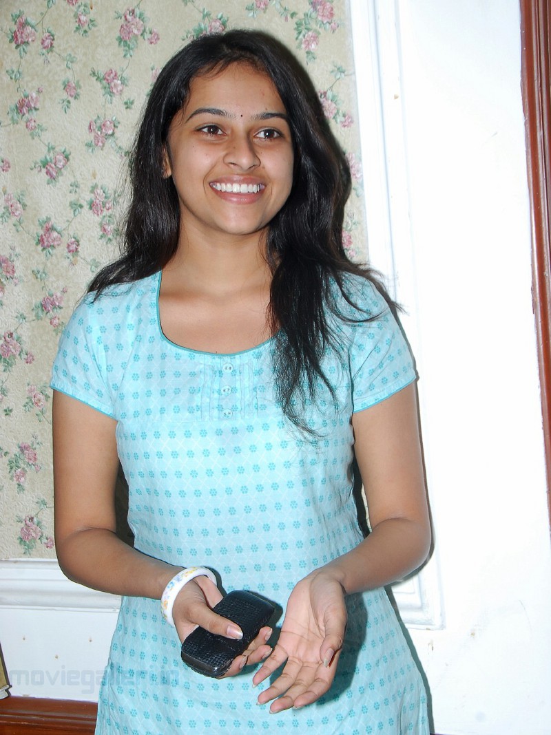 Actress Sree Divya Cute Stills Sri Divya Telugu Actress Photo Gallery ~ Movie
