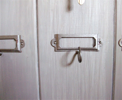 DIY Wall Mounted Wooden Hotel Key Rack | Remodelaholic