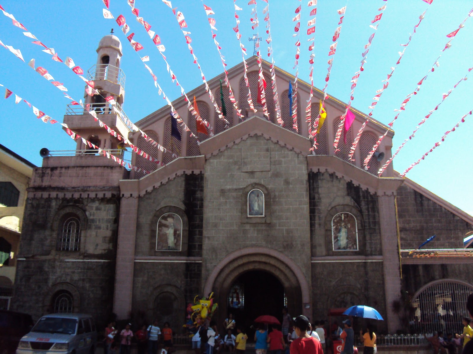 Epic Street :: What are your memories of after-sunday mass?