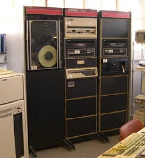 Arquitetura de Computadores: PDP-11 (1970) - Dominou os ...