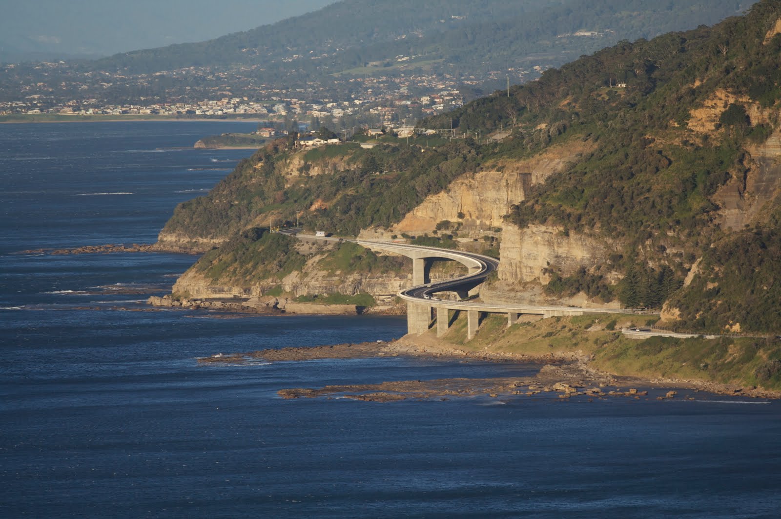 JAMBATAN HATI: The Sea Cliff Bridge