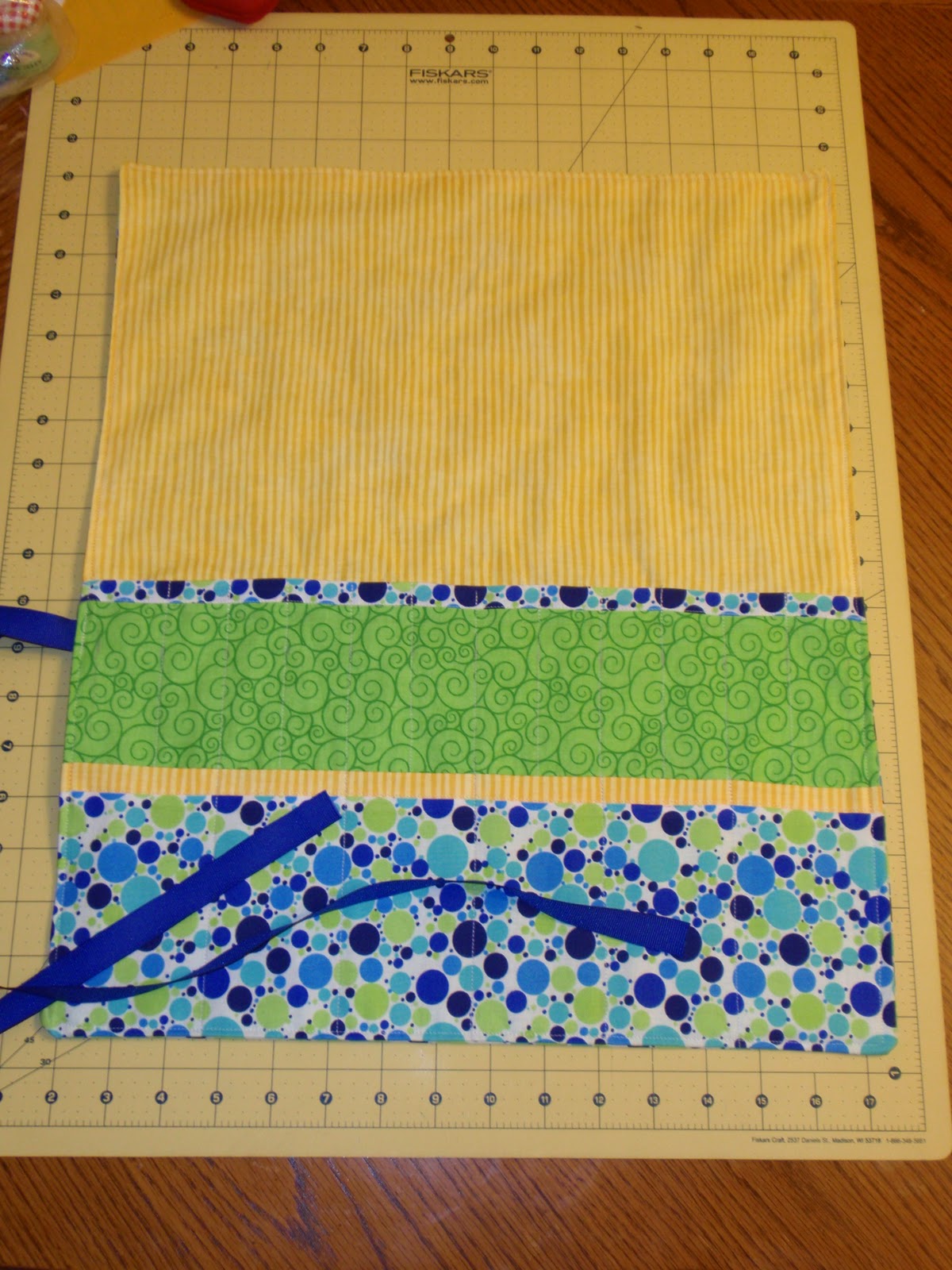 Diary of a Crafty Lady: Knitting Needle Roll up Holder - Tutorial