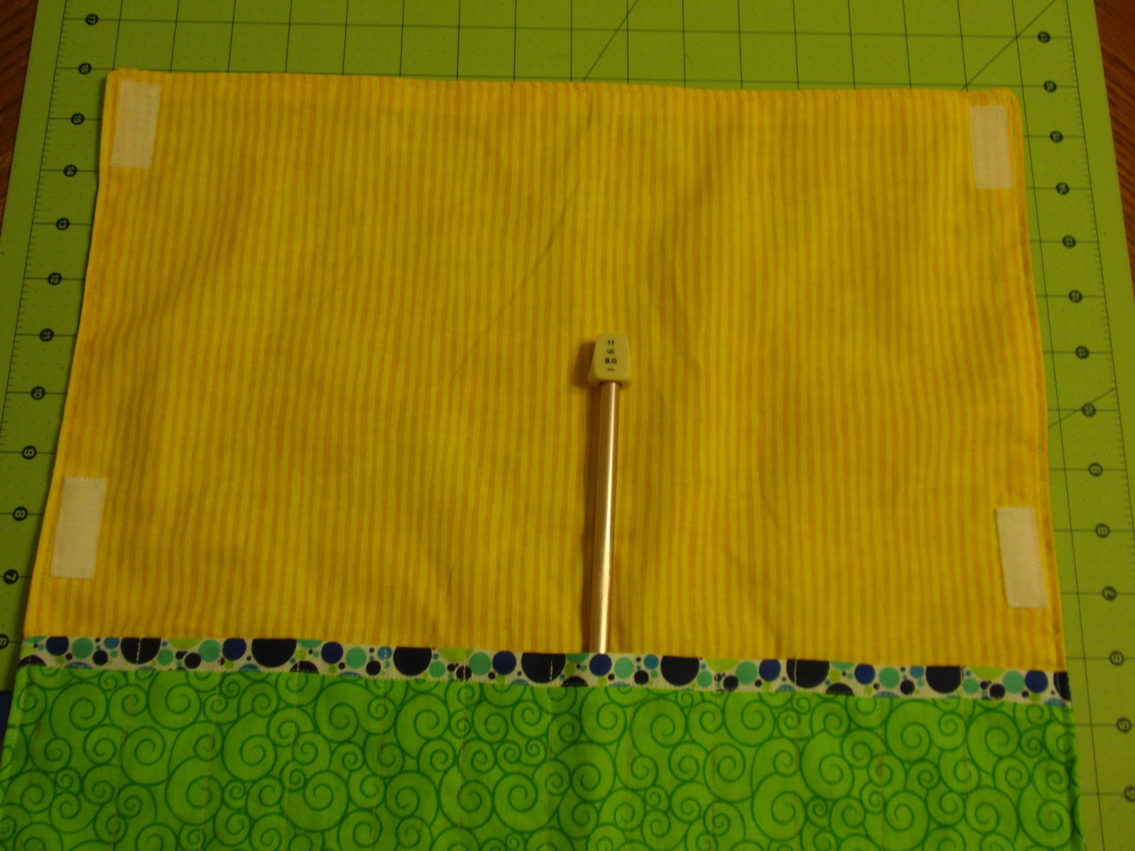 Diary of a Crafty Lady: Knitting Needle Roll up Holder - Tutorial