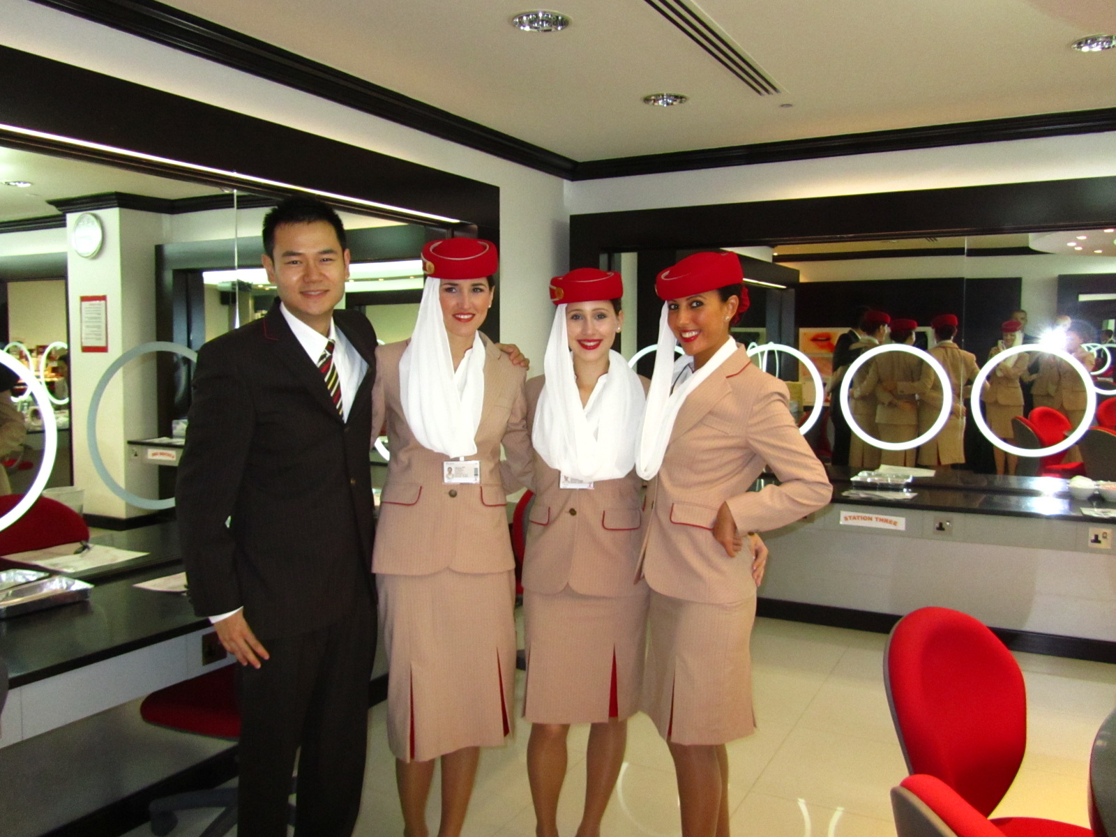 Fly Dubai: Uniform